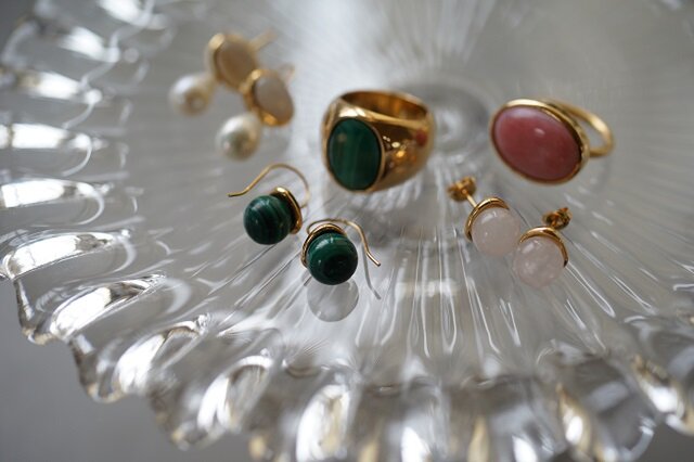 ＜受注オーダー＞colors ( 18kgp malachite ring) | iichi 日々の暮らしを心地よくするハンドメイドやアンティークのマーケットプレイス