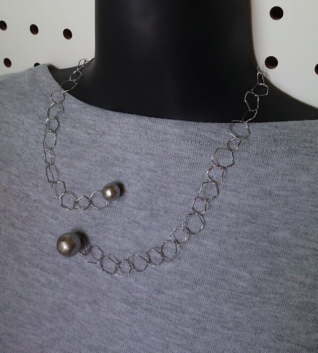 【羽衣チェーン】のブローチ | iichi 日々の暮らしを心地よくするハンドメイドやアンティークのマーケットプレイス