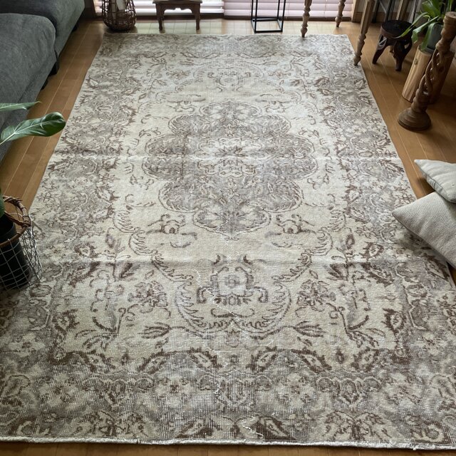 大判150×240クリーム×グレイ メダリオンナチュラル トルコヴィンテージラグ | iichi 日々の暮らしを心地よくするハンドメイドやアンティークのマーケットプレイス