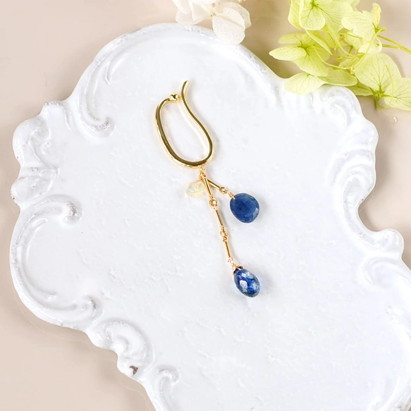 14kgf/天然石イヤーカフ・ブルーサファイアフリーフォームxブルーカイヤナイト | iichi 日々の暮らしを心地よくするハンドメイドやアンティークのマーケットプレイス