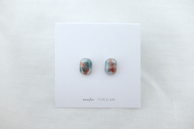 ピアス rectangle mini bleu/orange | iichi 日々の暮らしを心地よくするハンドメイドやアンティークのマーケットプレイス