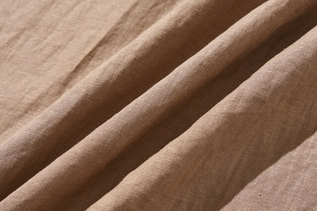 洗練されたバンドカラーに仕上げたリネンワンピース ロングワンピース 柴色 240411-2 | iichi 日々の暮らしを心地よくするハンドメイドやアンティークのマーケットプレイス