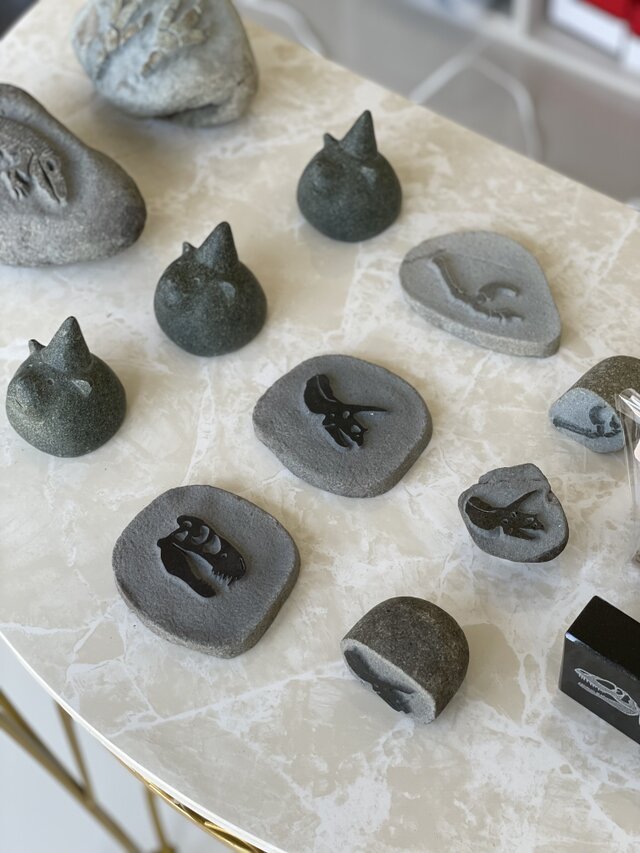 trex stone carving(断面) | iichi 日々の暮らしを心地よくするハンドメイドやアンティークのマーケットプレイス