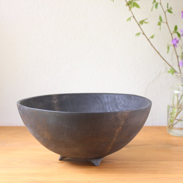 シラカバの足つきサラダボウル 黒〈ガラスコーティング〉【2233】 | iichi 日々の暮らしを心地よくするハンドメイドやアンティークのマーケットプレイス
