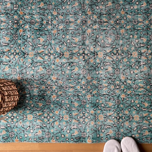 110×196 爽やかラムネグリーン 黄色 草花模様 トルコヴィンテージラグ | iichi 日々の暮らしを心地よくするハンドメイドやアンティークのマーケットプレイス