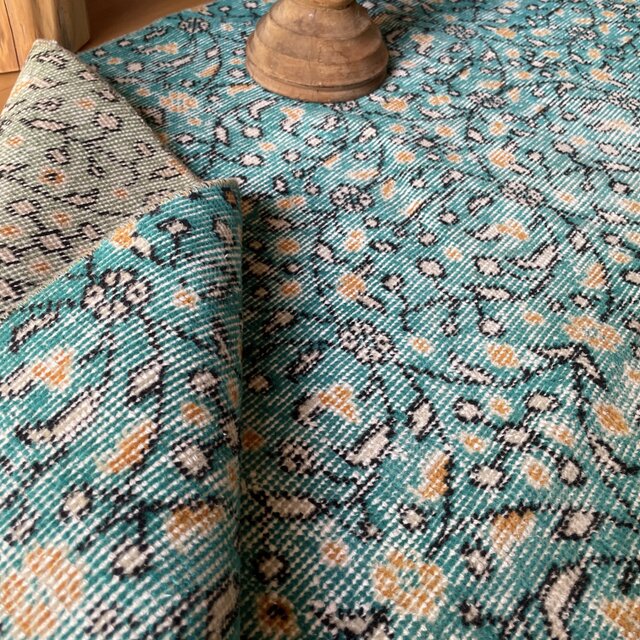 110×196 爽やかラムネグリーン 黄色 草花模様 トルコヴィンテージラグ | iichi 日々の暮らしを心地よくするハンドメイドやアンティークのマーケットプレイス