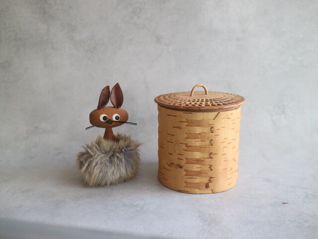 白樺のヴィンテージキャニスター / 蓋付き / 木箱 No.5134 | iichi 日々の暮らしを心地よくするハンドメイドやアンティークのマーケットプレイス