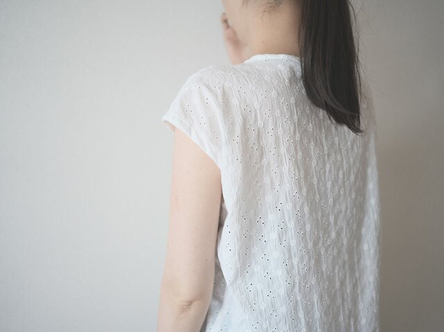 コットンレースのフレンチブラウス 白 No.303 | iichi 日々の暮らしを心地よくするハンドメイドやアンティークのマーケットプレイス