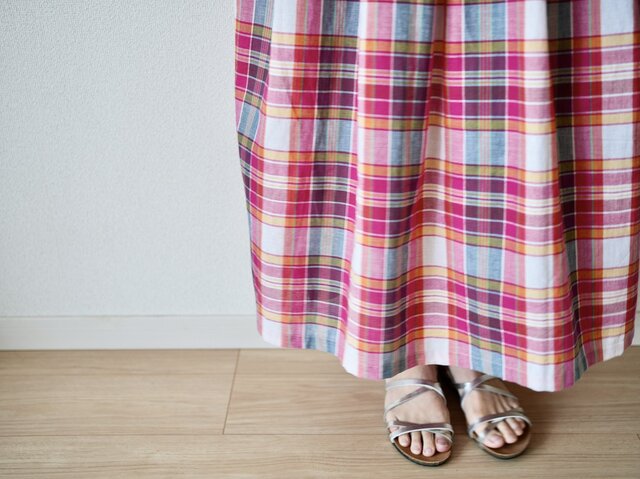 マドラスチェックのスカート（赤系） No.316 | iichi 日々の暮らしを心地よくするハンドメイドやアンティークのマーケットプレイス