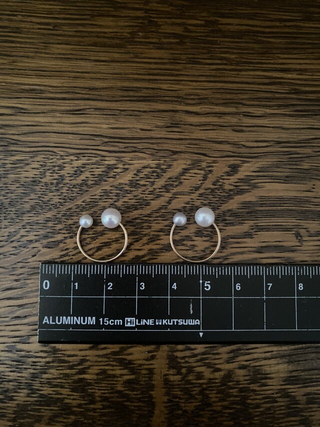 再販・k10淡水イヤーカフ(White&natural blue)Ⅱ | iichi 日々の暮らしを心地よくするハンドメイドやアンティークのマーケットプレイス