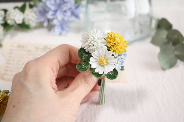 布花 草花ブローチ 1226 | iichi 日々の暮らしを心地よくするハンドメイドやアンティークのマーケットプレイス