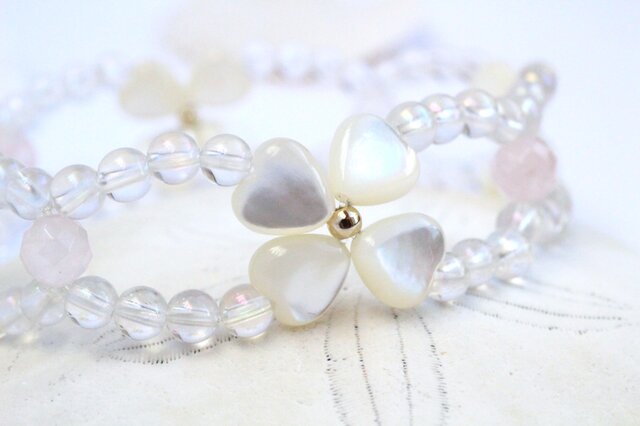 Happy Clover 白蝶貝×ローズクォーツ ブレスレット | iichi 日々の暮らしを心地よくするハンドメイドやアンティークのマーケットプレイス