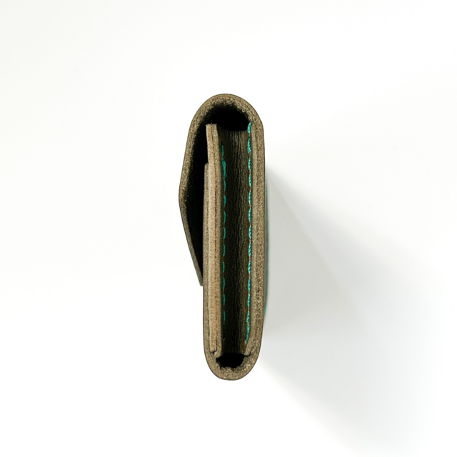 ホックボタンのマチつき名刺入れ CT-02 | iichi 日々の暮らしを心地よくするハンドメイドやアンティークのマーケットプレイス