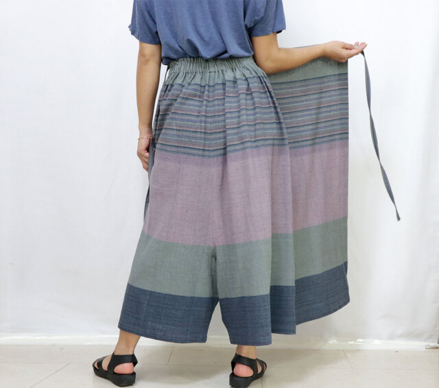 20％OFF手織り綿のお洒落な巻きパンツスカート、ブルー＆パープルミックス | iichi 日々の暮らしを心地よくするハンドメイドやアンティークのマーケットプレイス