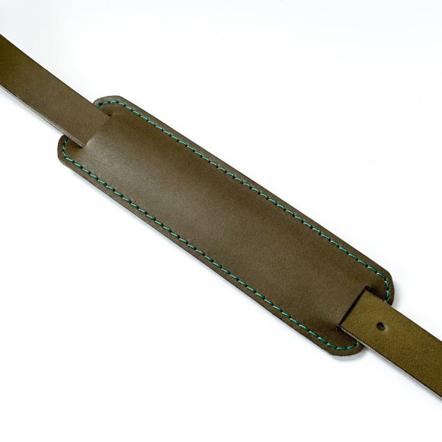 ファスナータイプのシンプルショルダーバッグ BT-11 | iichi 日々の暮らしを心地よくするハンドメイドやアンティークのマーケットプレイス