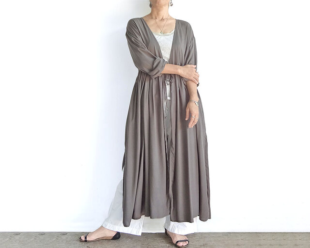 薄手レーヨンカシュクールガウンワンピース（グレー） | iichi 日々の暮らしを心地よくするハンドメイドやアンティークのマーケットプレイス