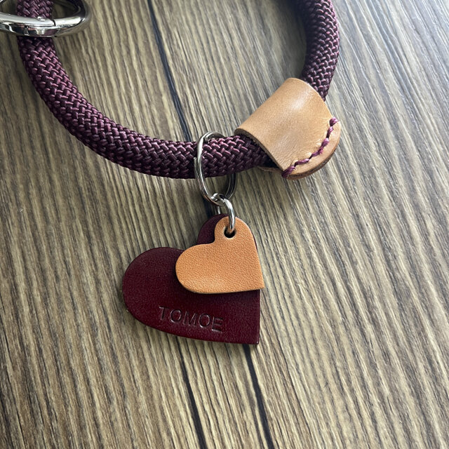 極太パラコード リングストラップ ハートチャーム名入れ可 マルーン | iichi 日々の暮らしを心地よくするハンドメイドやアンティークのマーケットプレイス