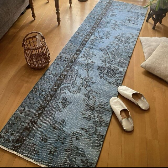 63×216 ロングランナーラグ 空色ブルーオーバーダイ トルコヴィンテージラグ | iichi 日々の暮らしを心地よくするハンドメイドやアンティークのマーケットプレイス