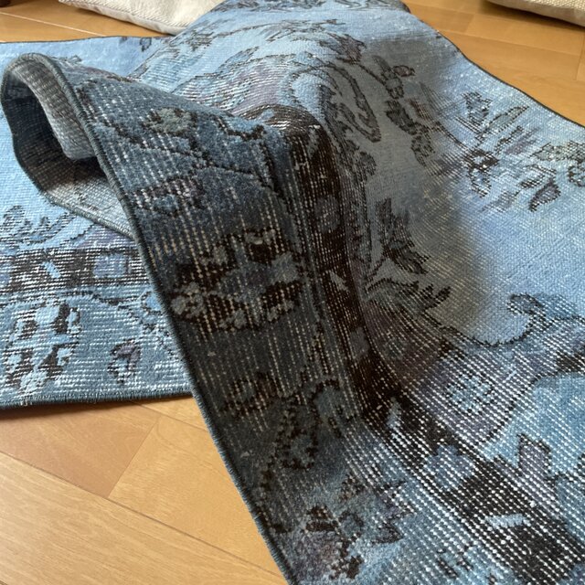 63×216 ロングランナーラグ 空色ブルーオーバーダイ トルコヴィンテージラグ | iichi 日々の暮らしを心地よくするハンドメイドやアンティークのマーケットプレイス