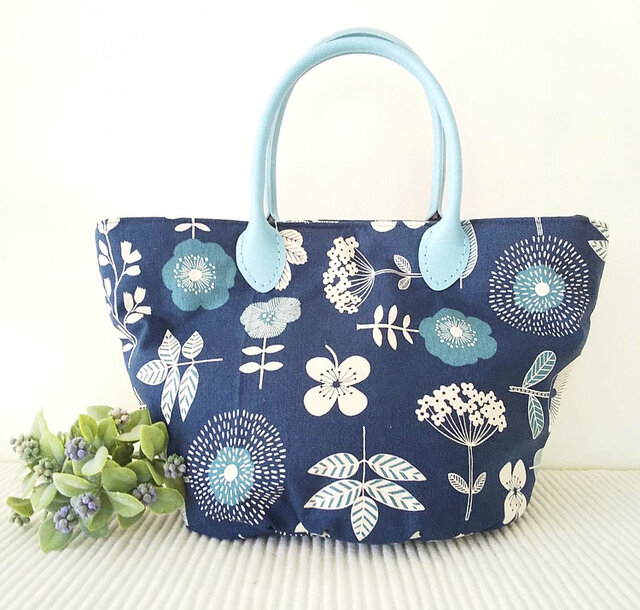 たっぷり入る♡ふっくら花柄トートbag | iichi 日々の暮らしを心地よくするハンドメイドやアンティークのマーケットプレイス