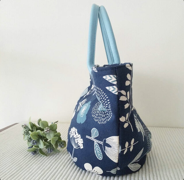たっぷり入る♡ふっくら花柄トートbag | iichi 日々の暮らしを心地よくするハンドメイドやアンティークのマーケットプレイス
