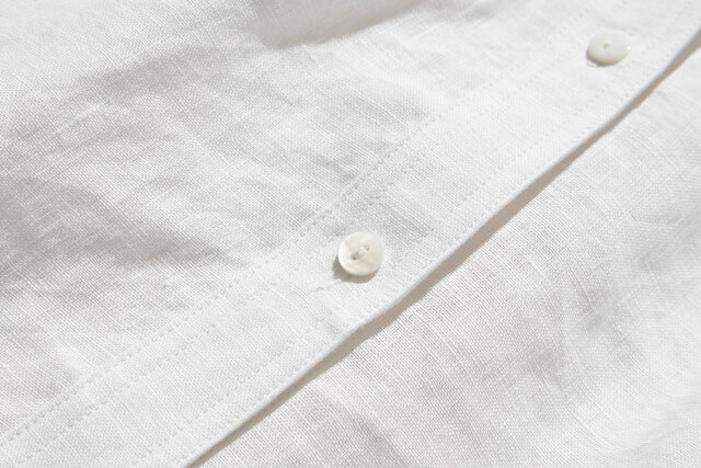 ナチュラル印象の爽やかなリネンブラウス 7分袖 リネン100％ ホワイト 240516-1 | iichi 日々の暮らしを心地よくするハンドメイドやアンティークのマーケットプレイス