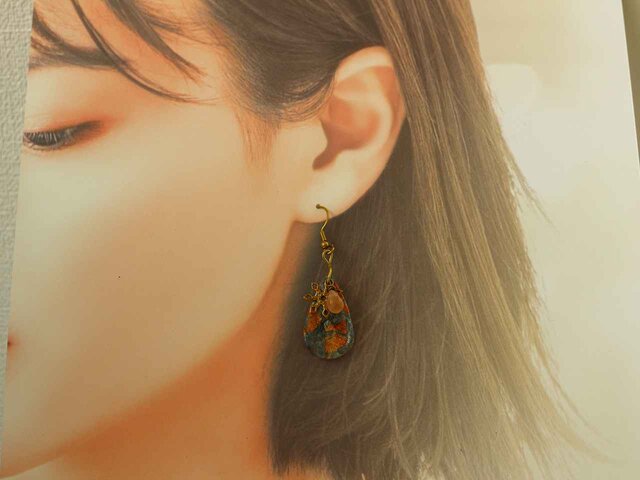 マリガノジャスパー＊オレンジムーンストーン＊真鍮ピアス＊no.708 | iichi 日々の暮らしを心地よくするハンドメイドやアンティークのマーケットプレイス