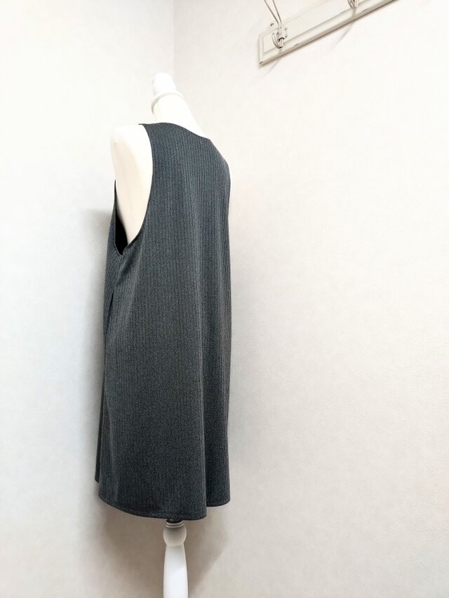 スタイリッシュな大人なジャンパースカート。GST−250 | iichi 日々の暮らしを心地よくするハンドメイドやアンティークのマーケットプレイス