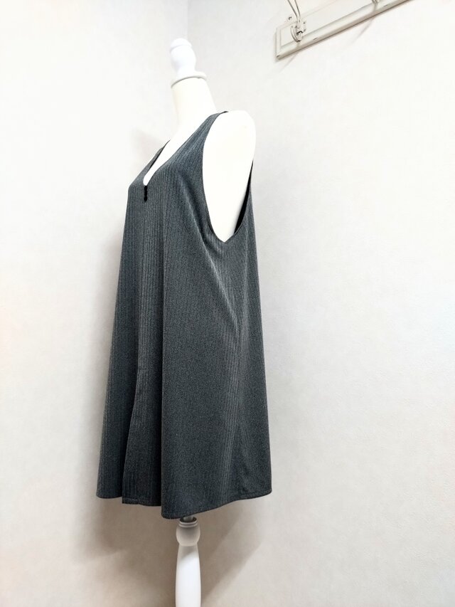 スタイリッシュな大人なジャンパースカート。GST−250 | iichi 日々の暮らしを心地よくするハンドメイドやアンティークのマーケットプレイス