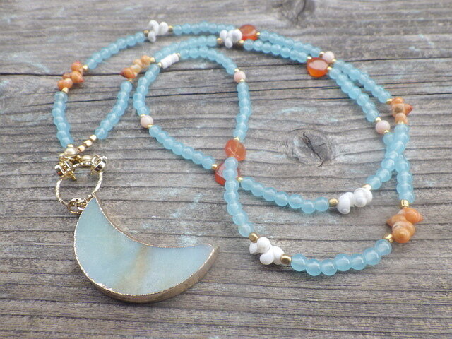 4way! Big Amazonite Moon holder necklace アマゾナイトのお月様 眼鏡・マスクホルダー | iichi 日々の暮らしを心地よくするハンドメイドや ...