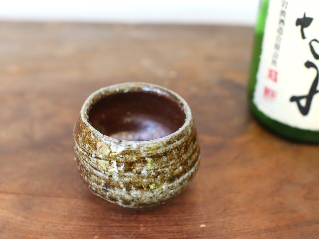 備前焼 ぐい呑み gi-026 | iichi 日々の暮らしを心地よくするハンドメイドやアンティークのマーケットプレイス