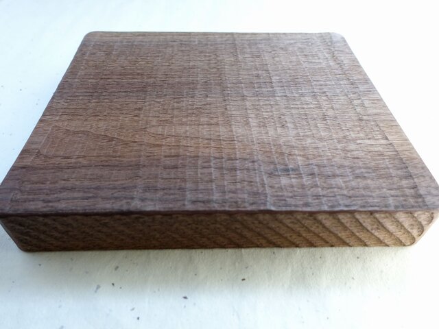 我谷盆 ウォルナット 26×23×4cm 飾彫り ナチュラル | iichi 日々の暮らしを心地よくするハンドメイドやアンティークのマーケットプレイス