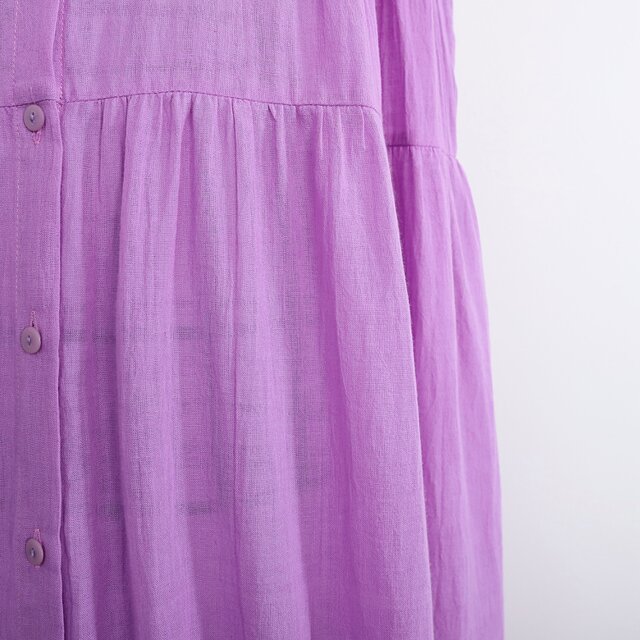 ピンタックが柔らかさをプラス コットン 前開き 裾ティアードワンピース モーブパープル 0601LV | iichi 日々の暮らしを心地よくするハンドメイドやアンティークのマーケットプレイス