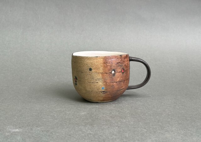 化粧掻き落とし文様 マグカップ160 | iichi 日々の暮らしを心地よくするハンドメイドやアンティークのマーケットプレイス