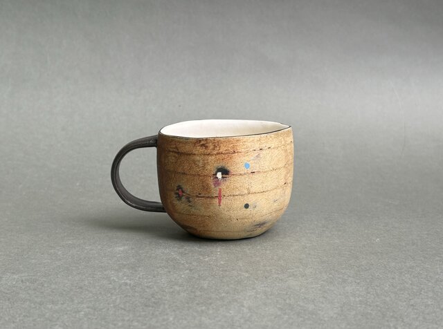 化粧掻き落とし文様 マグカップ160 | iichi 日々の暮らしを心地よくするハンドメイドやアンティークのマーケットプレイス