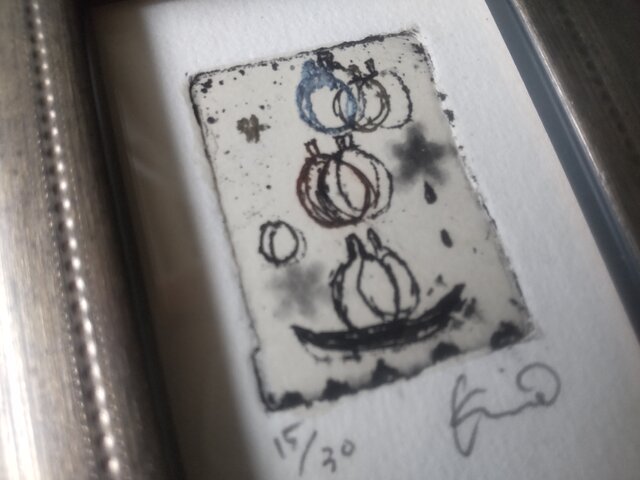 ミニ銅版画『フルーツ』 | iichi 日々の暮らしを心地よくするハンドメイドやアンティークのマーケットプレイス