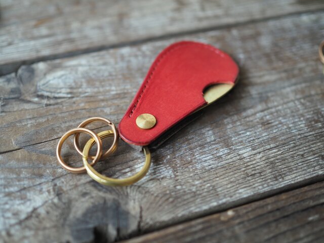 《受注製作》shoehorn type key case/靴べら付きキーケース | iichi 日々の暮らしを心地よくするハンドメイドやアンティークのマーケットプレイス