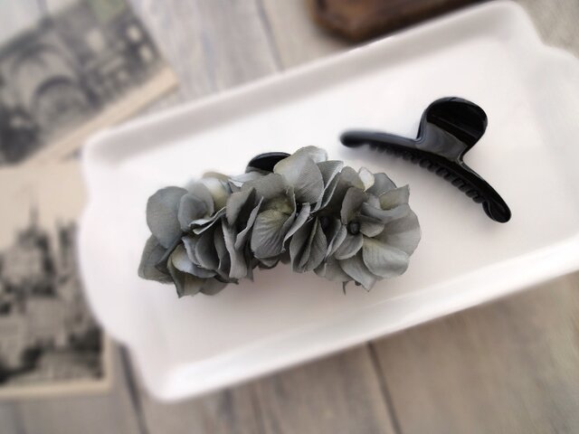 バンスクリップ 紫陽花の花びら #15 マットグレー | iichi 日々の暮らしを心地よくするハンドメイドやアンティークのマーケットプレイス