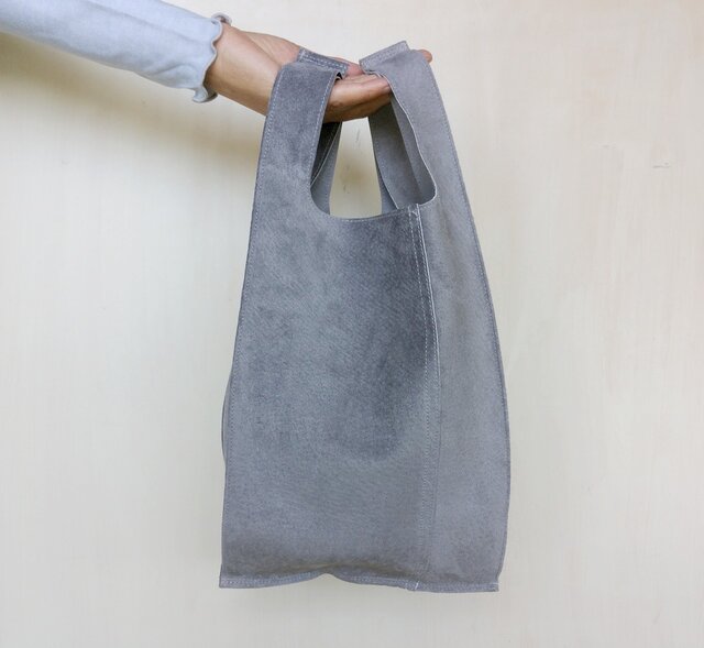 【特別価格】ちょっと贅沢なサブバッグ ピッグスエード 3p (M) グレー | iichi 日々の暮らしを心地よくするハンドメイドやアンティークのマーケットプレイス