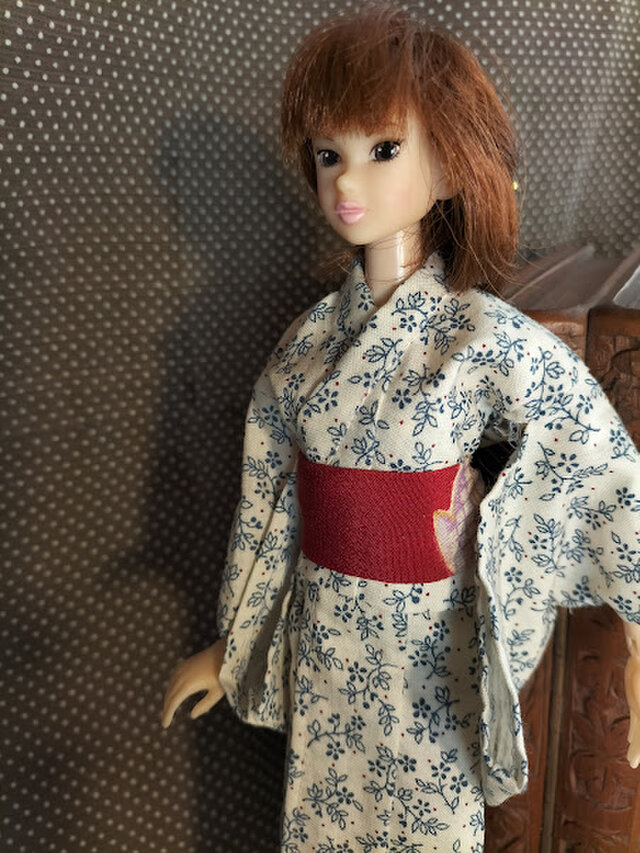 momoko用 浴衣と帯（白地に草花柄） | iichi 日々の暮らしを心地よくするハンドメイドやアンティークのマーケットプレイス
