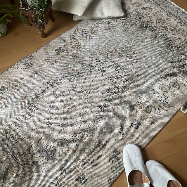 86×207 メダリオン モスグリーン×クリームベージュ トルコヴィンテージラグ | iichi 日々の暮らしを心地よくするハンドメイドやアンティークのマーケットプレイス