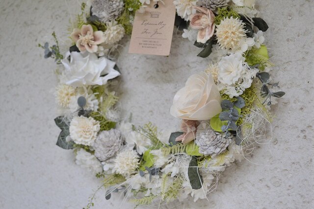 初夏のホワイトwreath | iichi 日々の暮らしを心地よくするハンドメイドやアンティークのマーケットプレイス
