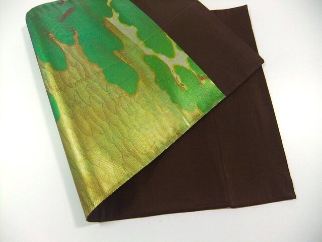 16)1973】64cm/笠松文様/テーブルセンター/和風・帯リメイク | iichi 日々の暮らしを心地よくするハンドメイドやアンティークのマーケットプレイス