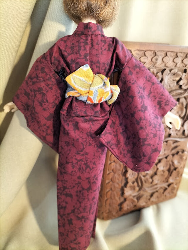 momoko用 浴衣と帯（エンジ色に全体花柄） | iichi 日々の暮らしを心地よくするハンドメイドやアンティークのマーケットプレイス