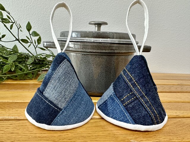 三角鍋つかみ★staub ストウブ ホーロー デニムリメイク | iichi 日々の暮らしを心地よくするハンドメイドやアンティークのマーケットプレイス
