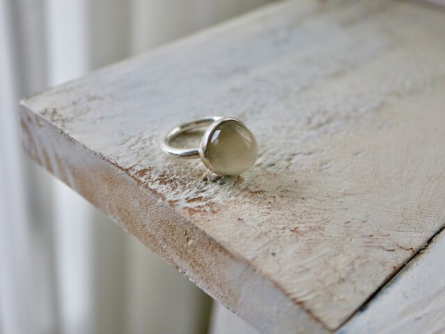 [月兎のgrey moonstone]ring | iichi 日々の暮らしを心地よくするハンドメイドやアンティークのマーケットプレイス