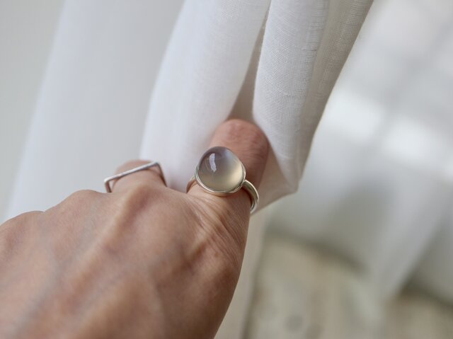[月兎のgrey moonstone]ring | iichi 日々の暮らしを心地よくするハンドメイドやアンティークのマーケットプレイス
