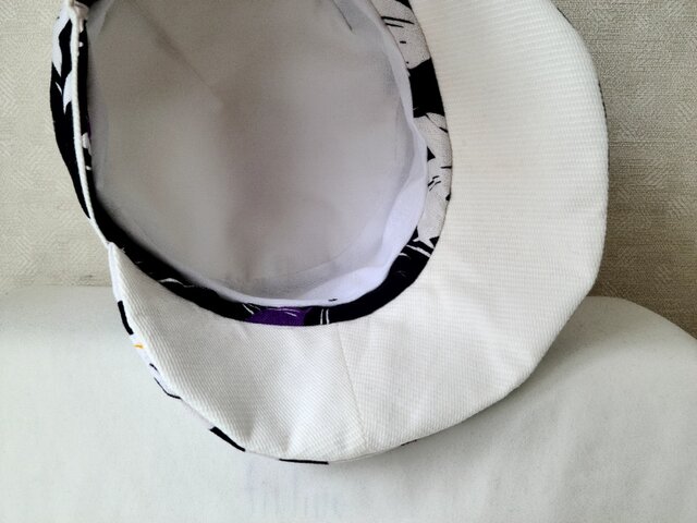 魅せる帽子☆【New Design!!】 大きいブリムのキャスケット～オフホワイト&フラワー | iichi 日々の暮らしを心地よくするハンドメイドやアンティークのマーケットプレイス