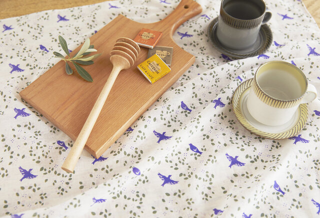 BLOCK PRINT ハンカチ / Blue Bird | iichi 日々の暮らしを心地よくするハンドメイドやアンティークのマーケットプレイス