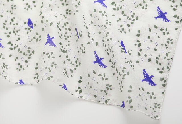 BLOCK PRINT ハンカチ / Blue Bird | iichi 日々の暮らしを心地よくするハンドメイドやアンティークのマーケットプレイス